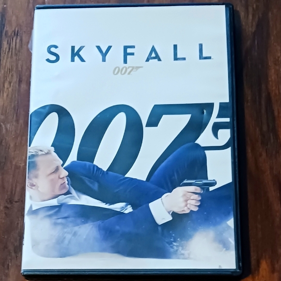 MGM | Media | Skyfall 07 On Dvd Daniel Craig | Poshmark